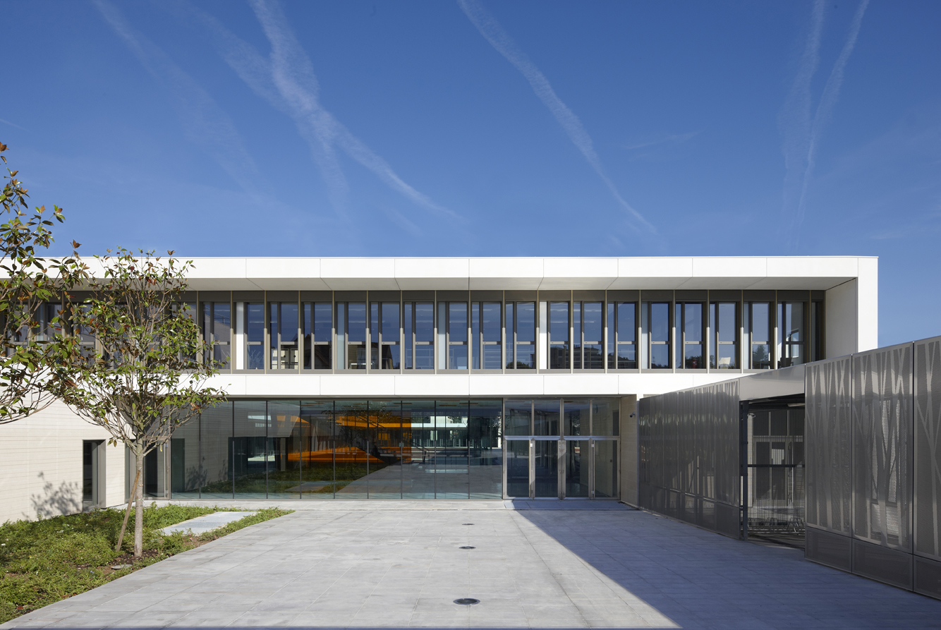 Jean Perrin school by Brenac Gonzalez - Architizer
