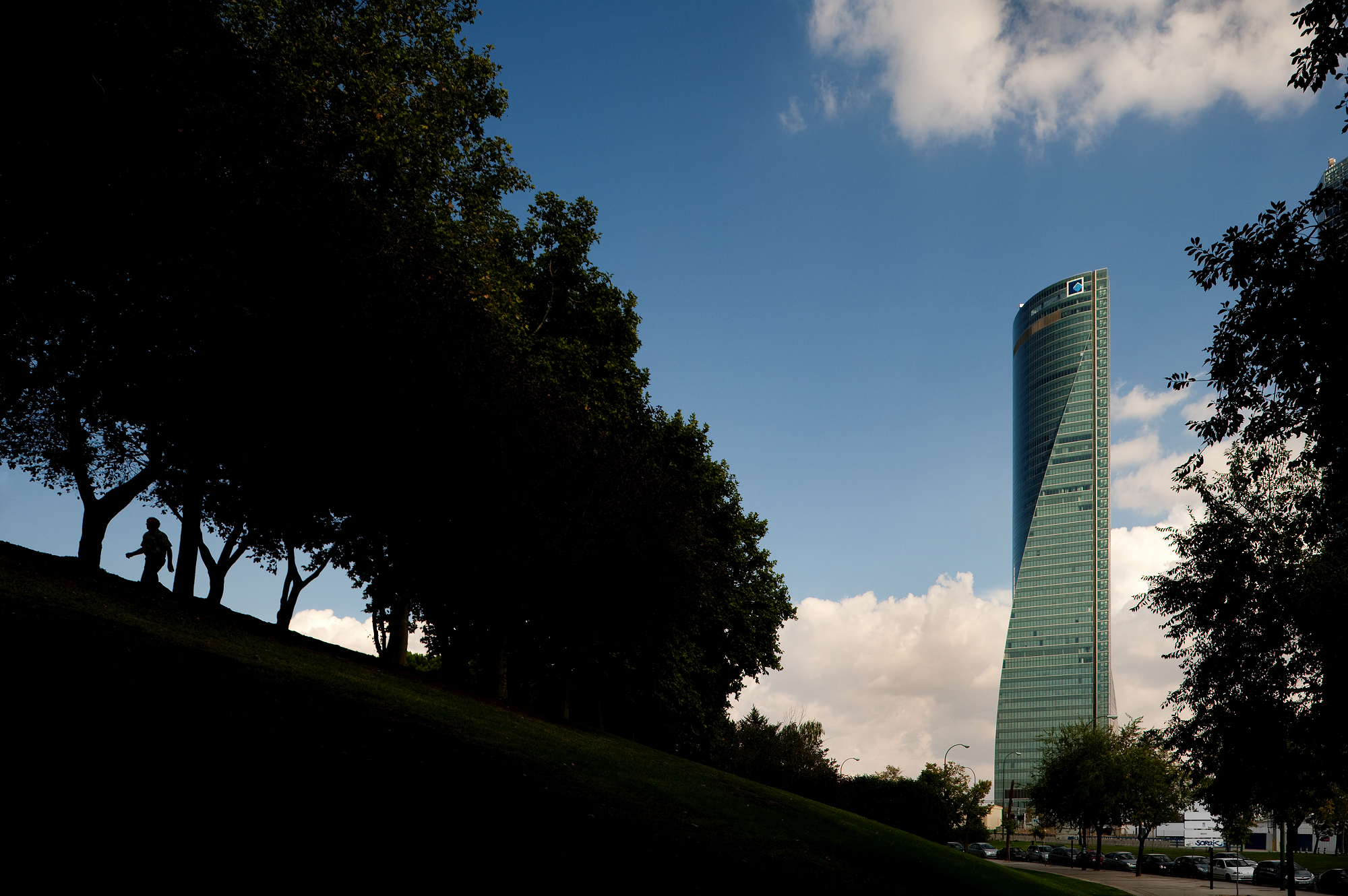Torre Emperador Castellana (originally Torre Espacio) by Pei Cobb Freed ...