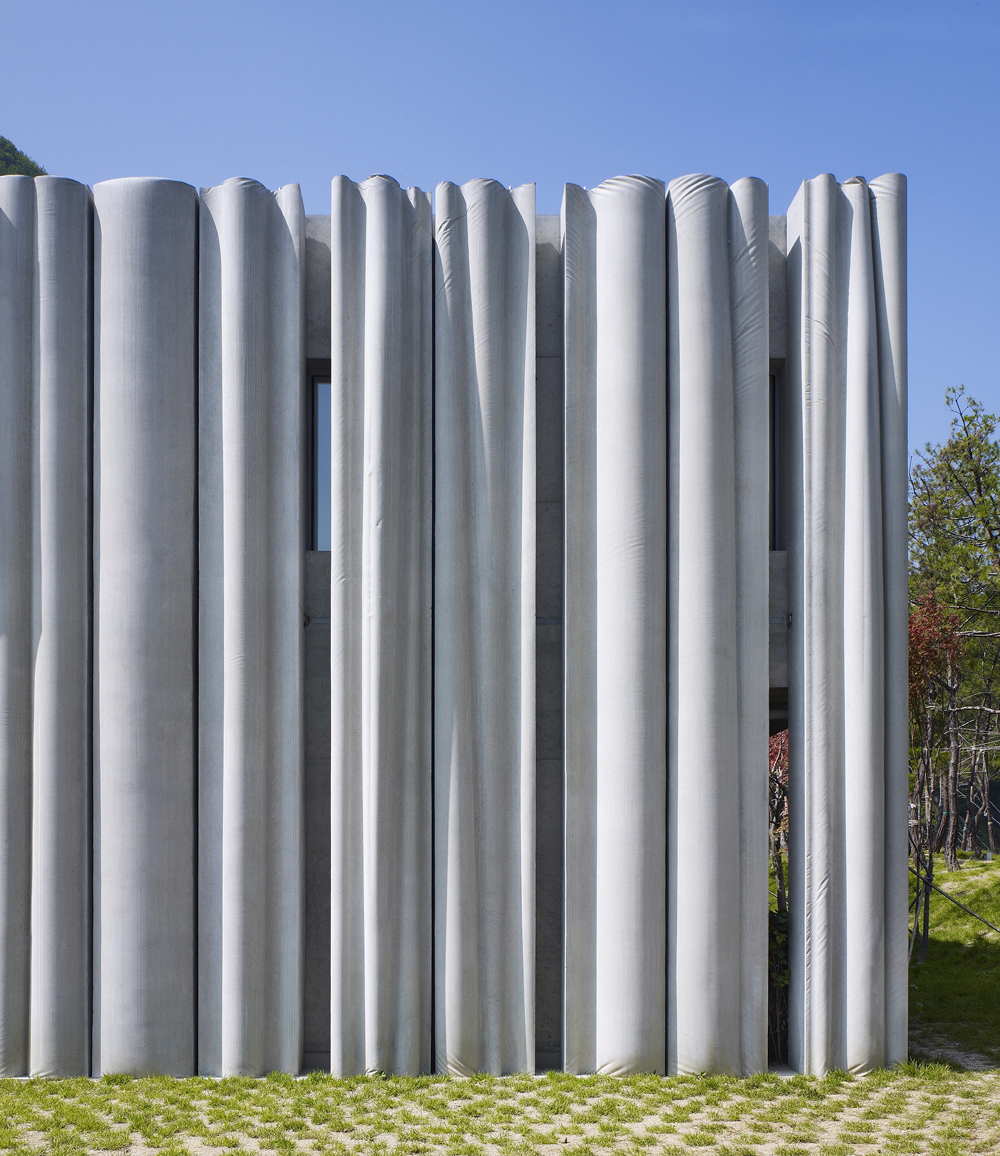 Hanil Cement Information Center and Guesthouse by BCHO Architects ...