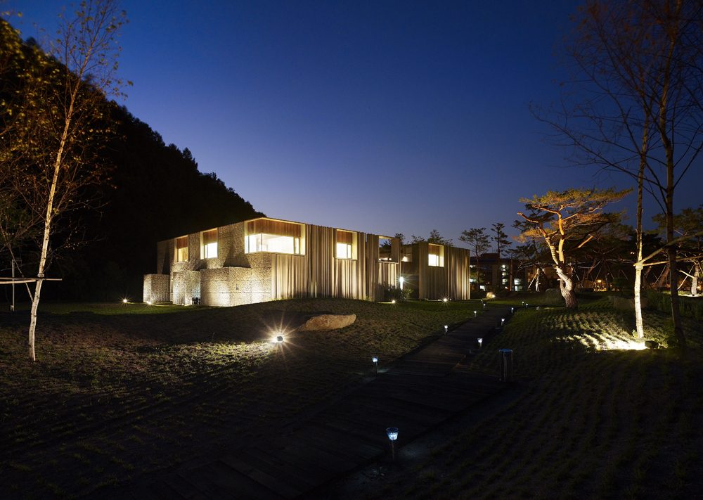 Hanil Cement Information Center and Guesthouse by BCHO Architects ...