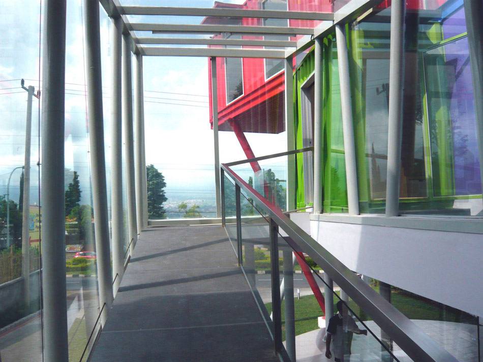 Amin Shipping Container Library by dpavilion architects - Architizer