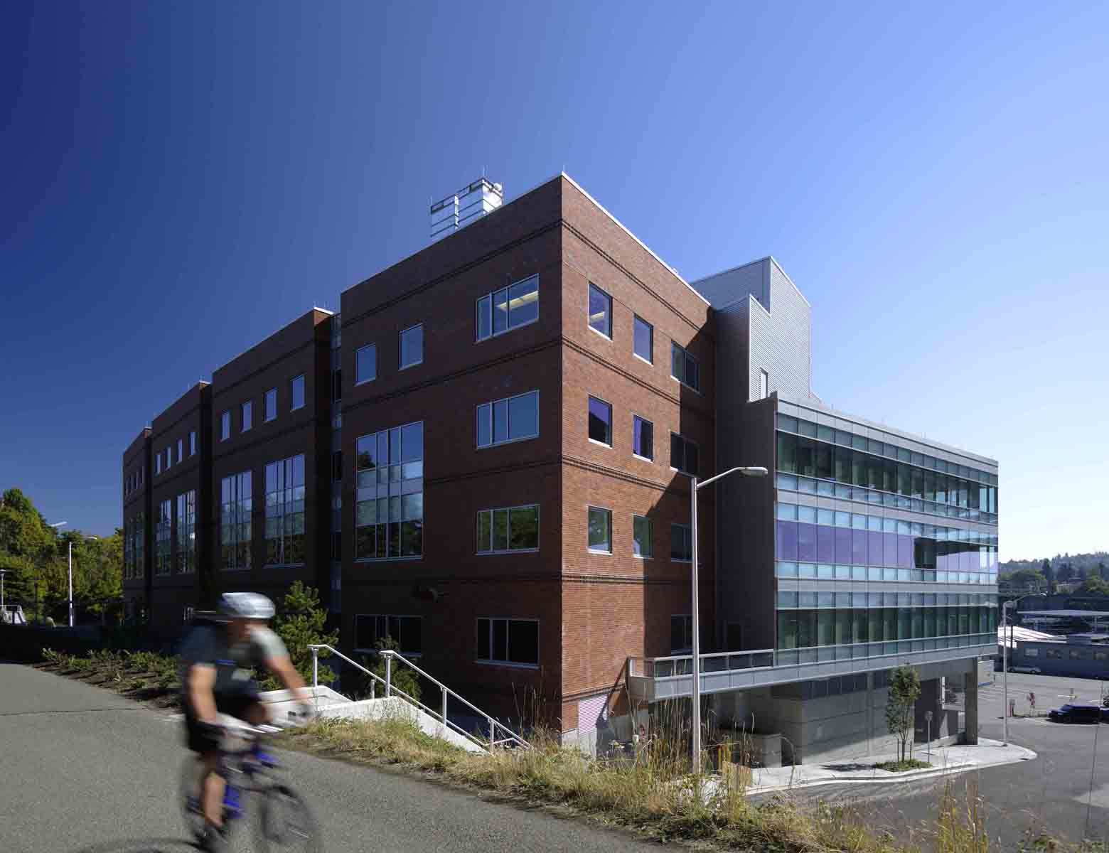 UW Benjamin Hall Interdisciplinary Research Building by CollinsWoerman ...