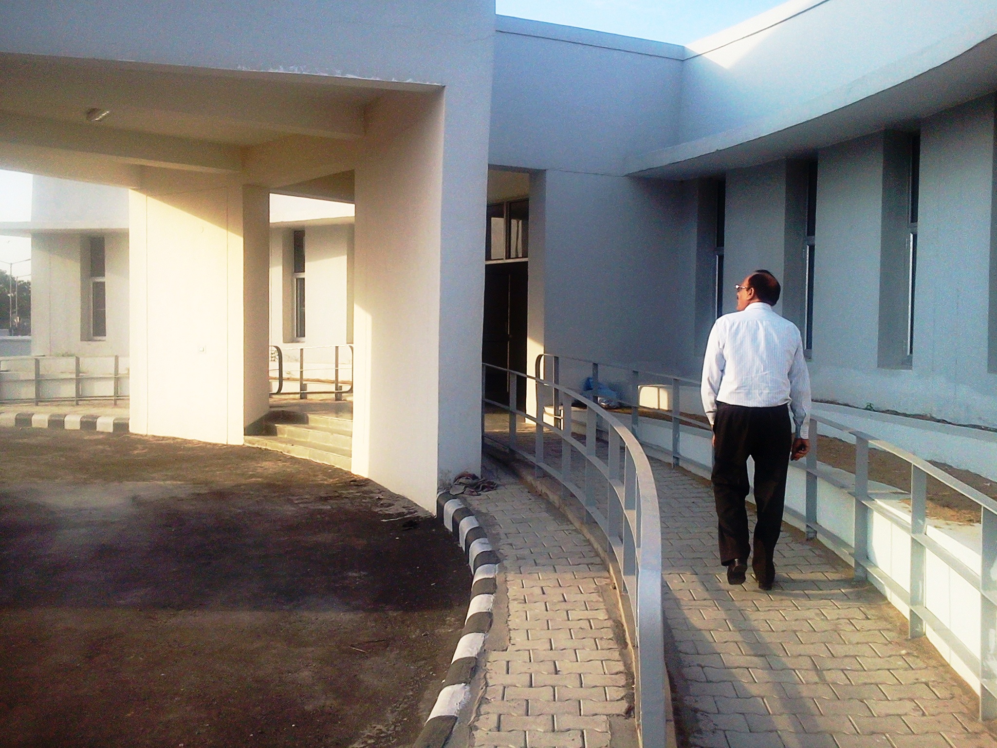 OFFICE BUILDING: FRUIT & VEGETABLE MARKET, PATIALA, PUNJAB - Architizer