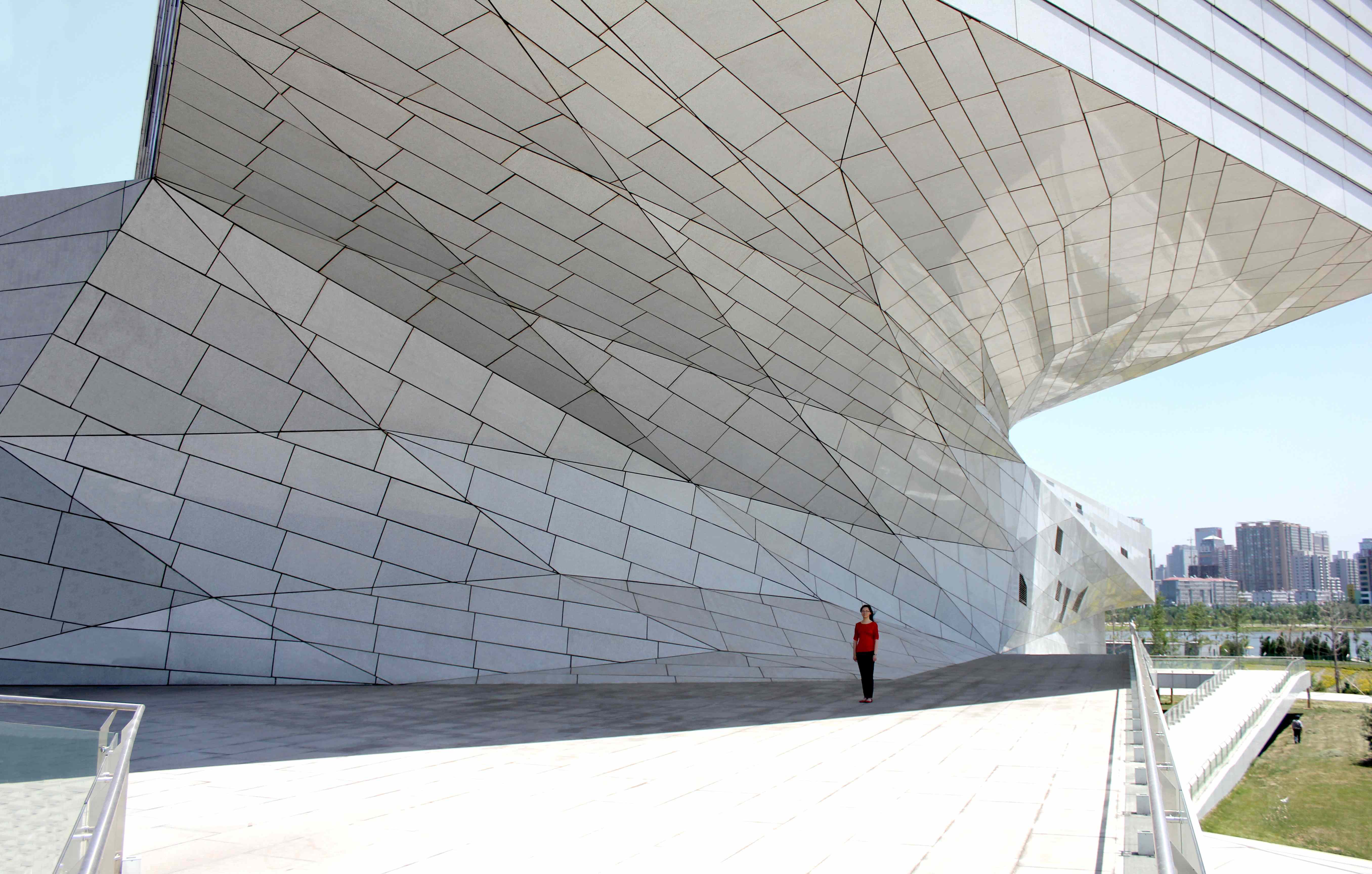 Single Skins: 7 Monolithic Museums Wrapped in Continuous Cladding ...
