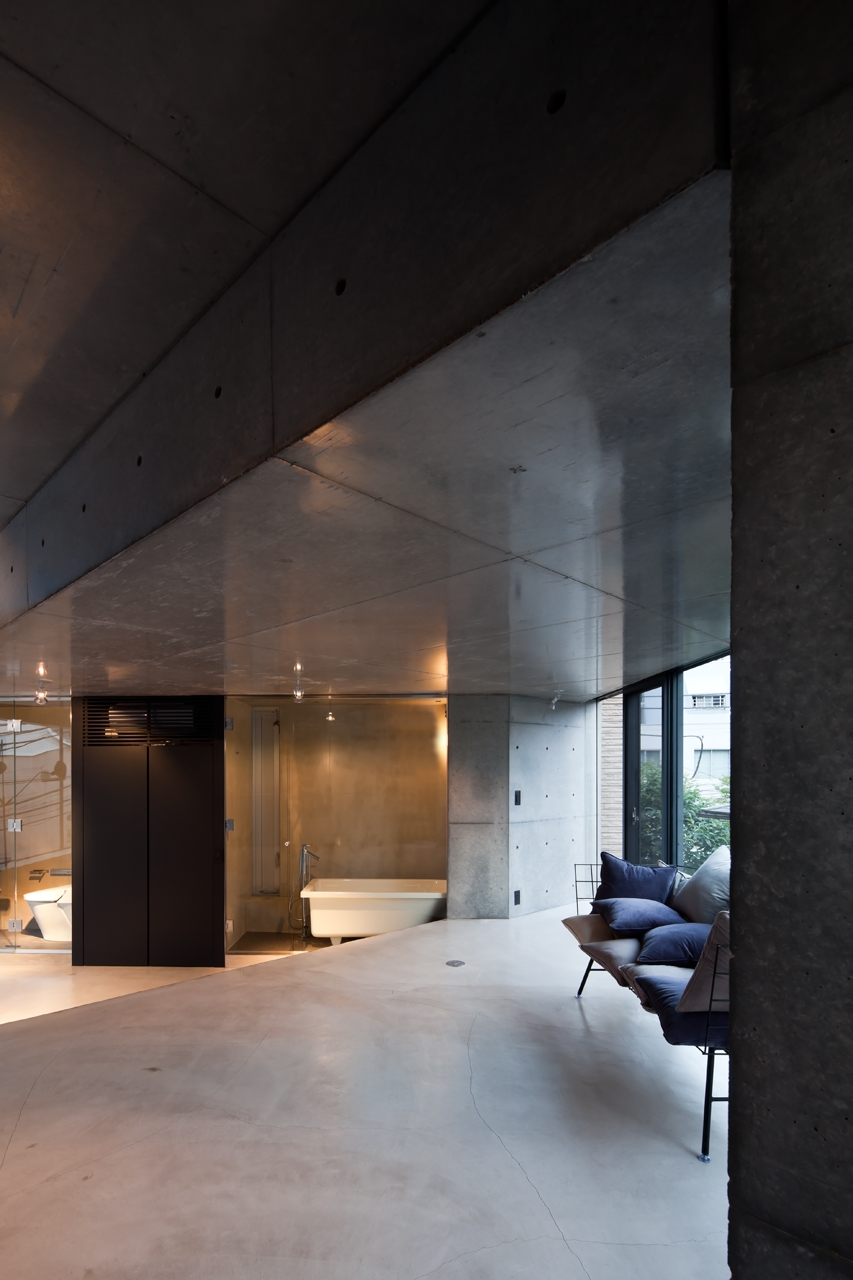 Motoazabu Apartment sYms by Kiyonobu Nakagame Architect and Associates ...