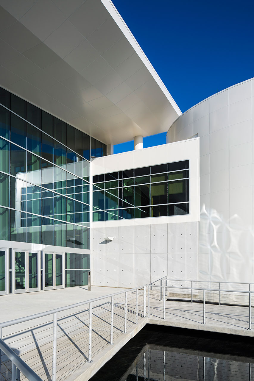 Embry-Riddle Aeronautical University Jim W. Henderson Administration ...