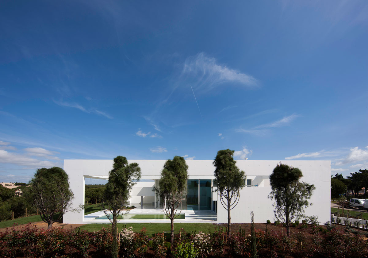 House in Quinta do Lago by Topos Atelier de Arquitectura, Lda. - Architizer