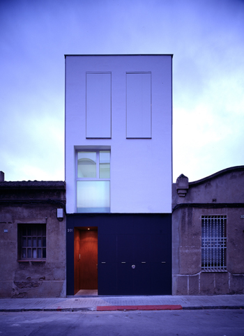 HOUSE 1101 by HARQUITECTES - Architizer