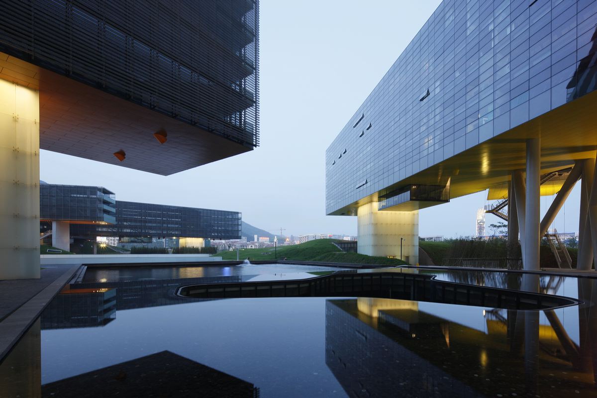 Horizontal Skyscraper / Vanke Center by Steven Holl Architects - Architizer