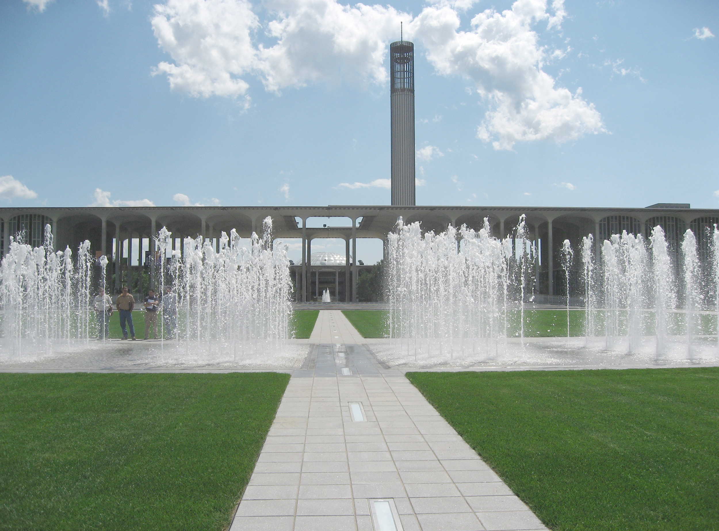SUNY Albany-Main Entry Plaza - Architizer