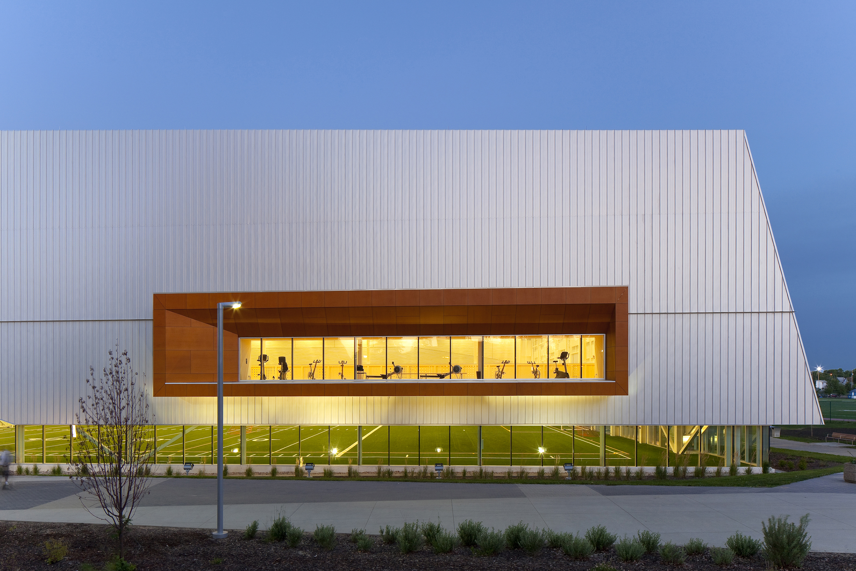 Fast Forward: 12 Field Houses Designed to Maximize Performance ...