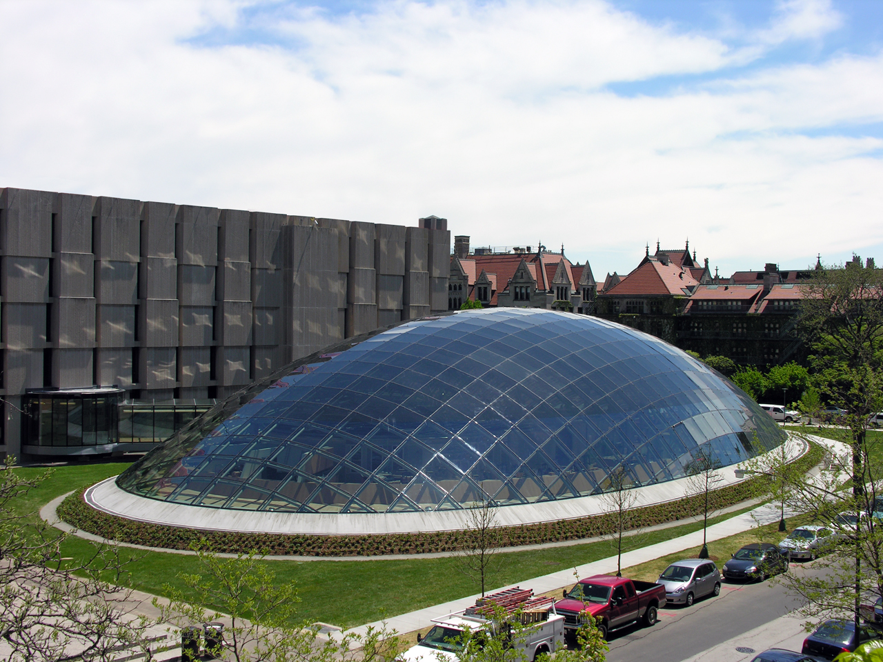 Joe and Rika Mansueto Library at the University of Chicago by JAHN ...