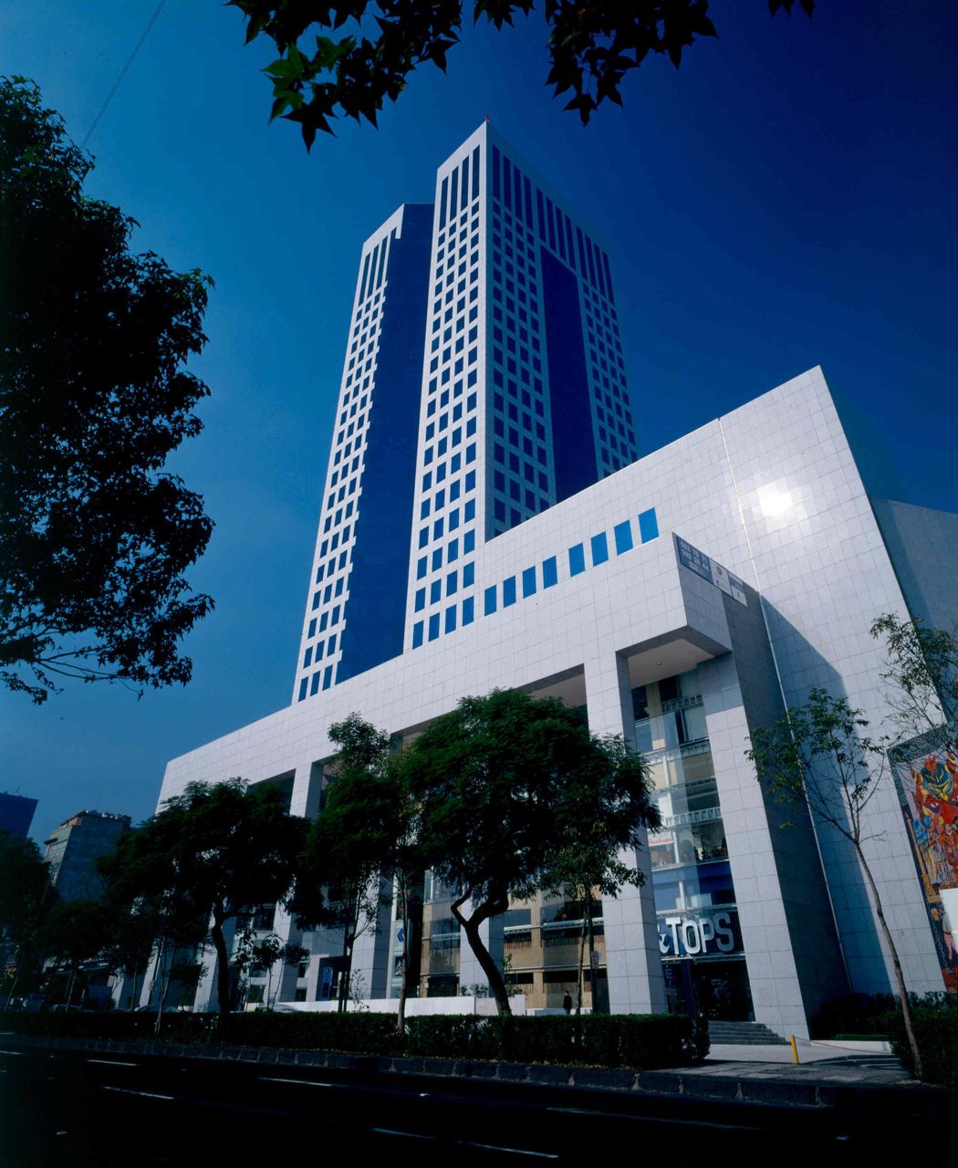 MURAL TOWER by Bosco Arquitectos - Architizer