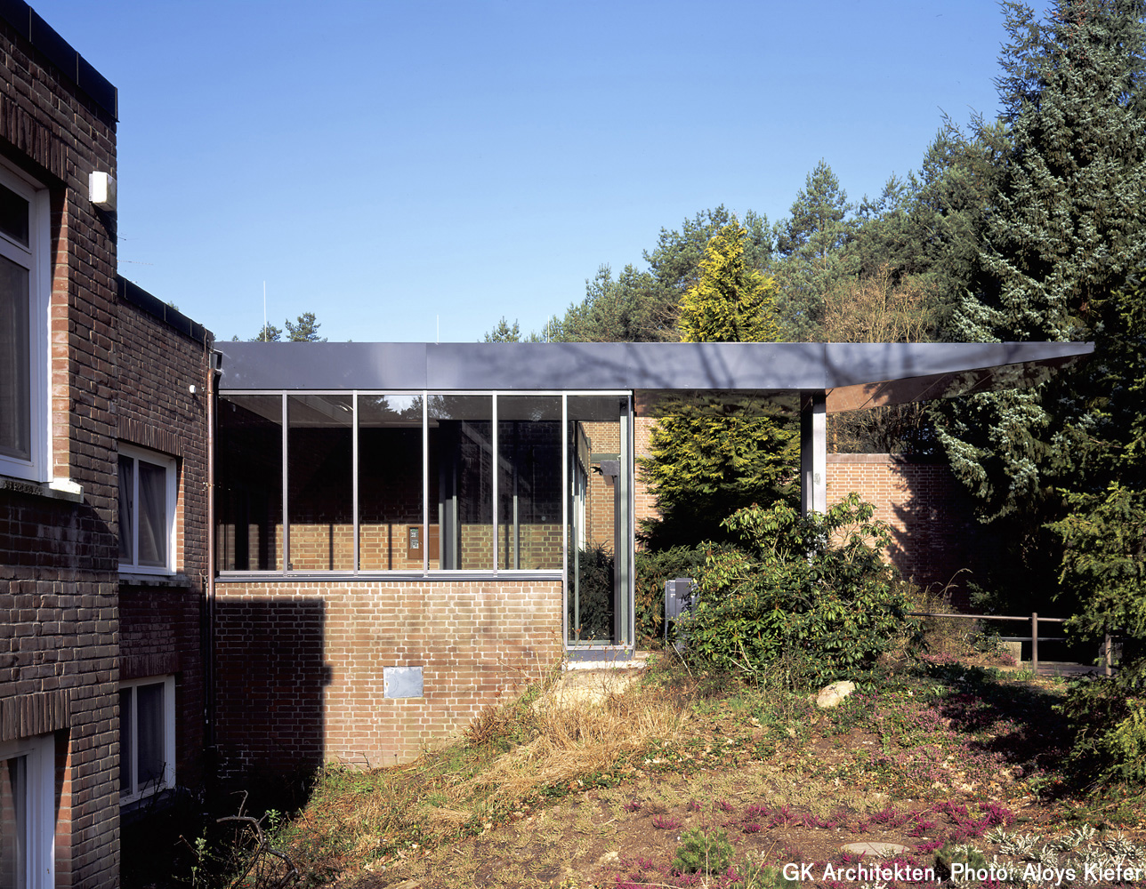 TK Health Insurance Personnel Training Center by GK Architekten ...