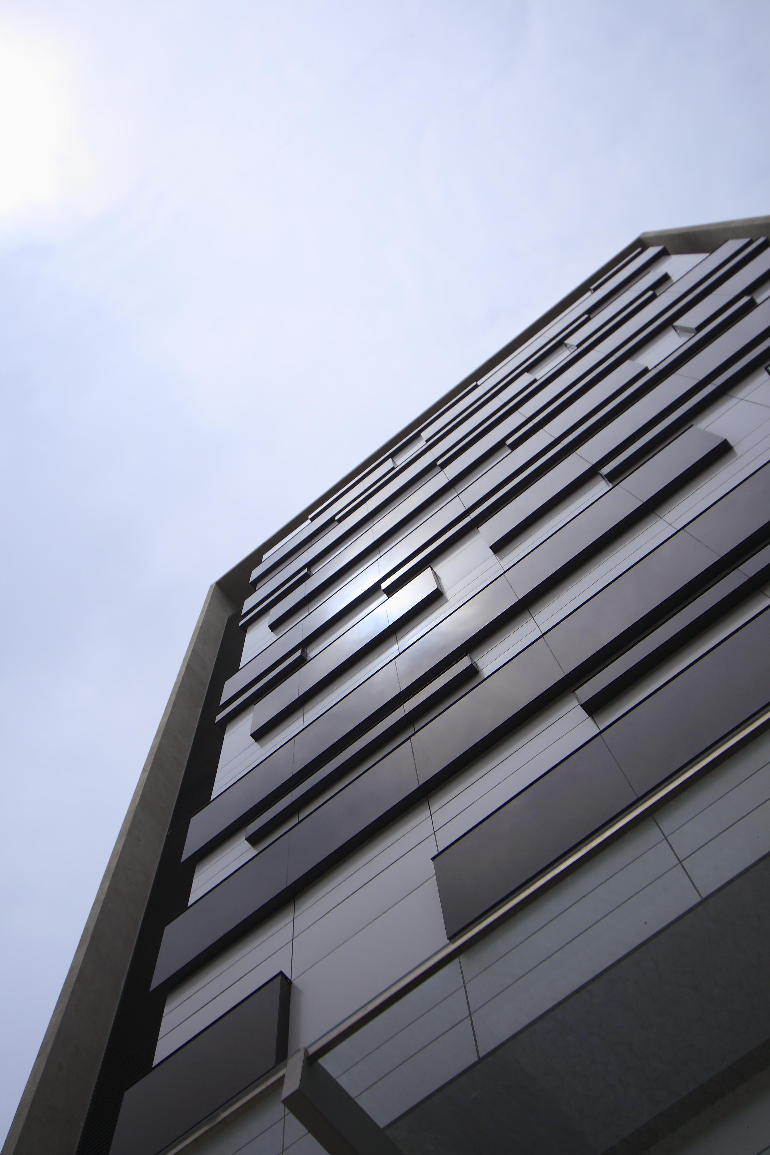 Metropolis Building - Architizer