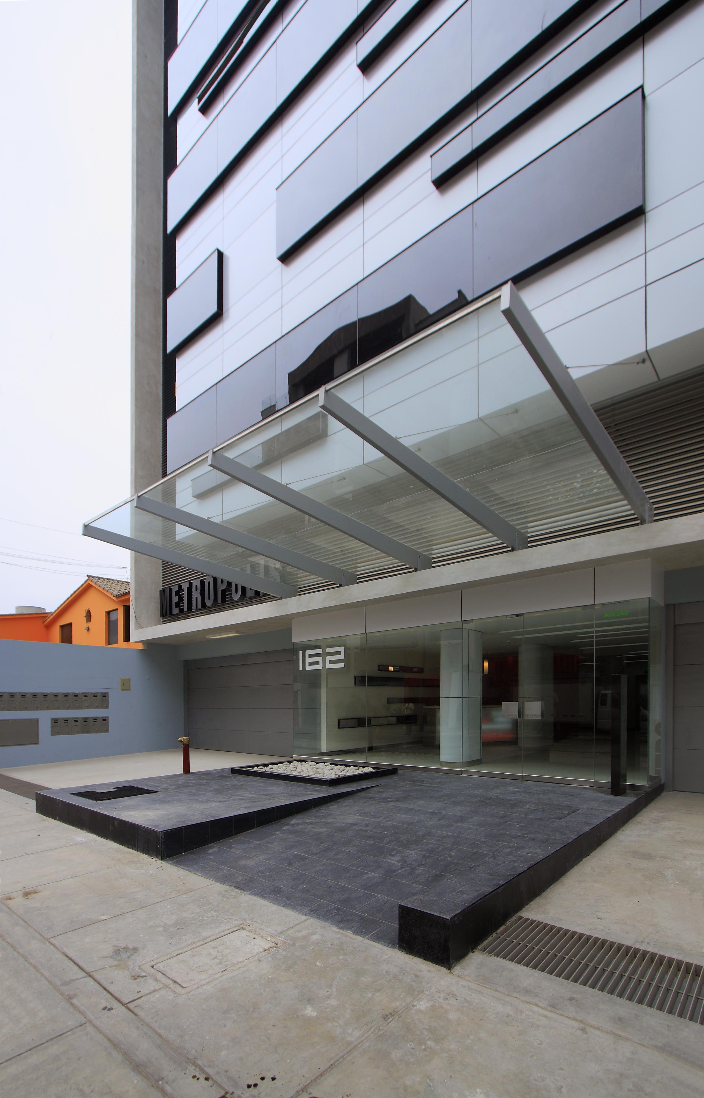 Metropolis Building - Architizer