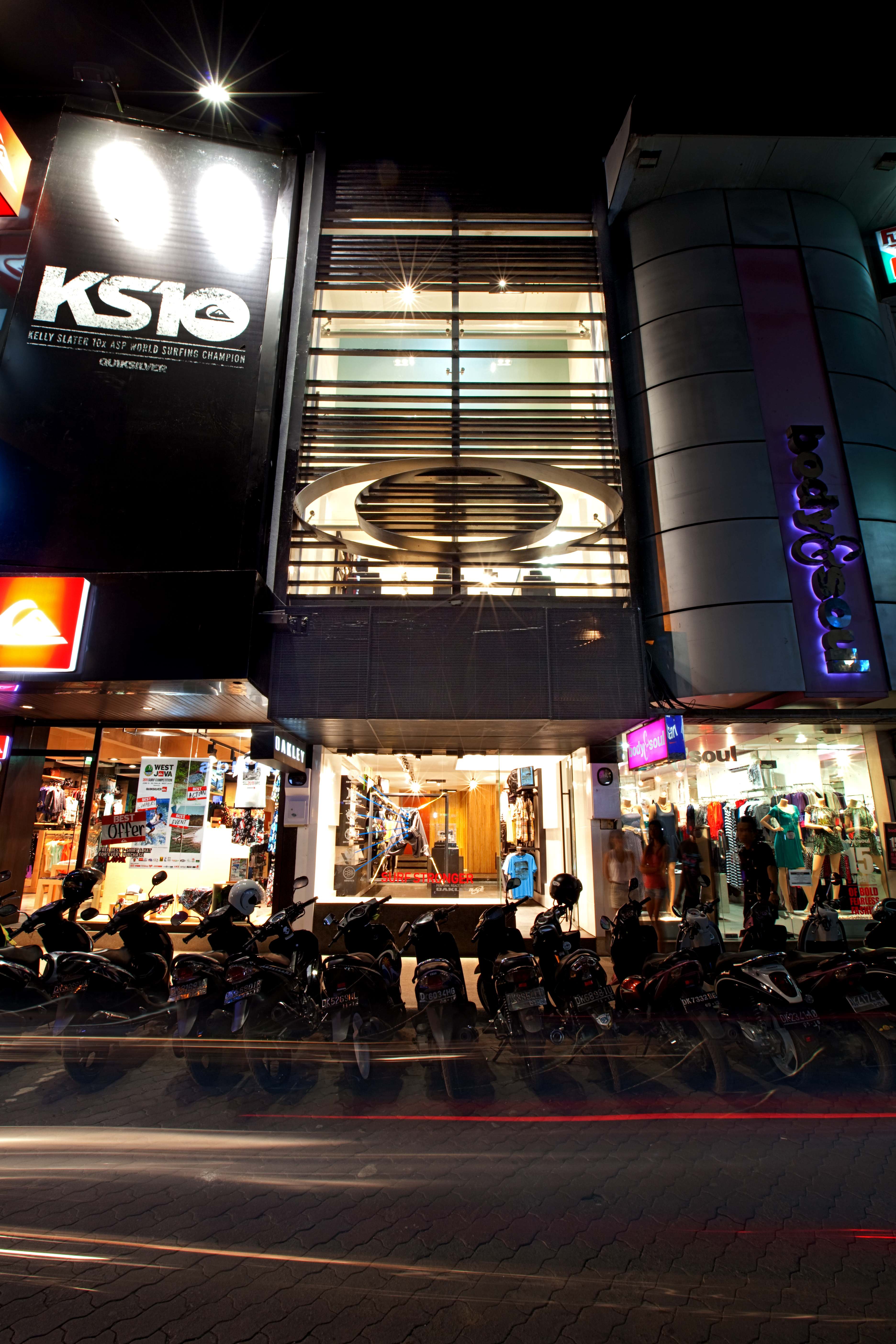 Oakley O-Store - Architizer