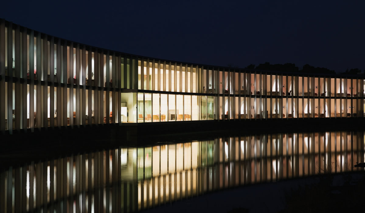 Howard Hughes Medical Institute Janelia Farm Research Campus by Rafael ...