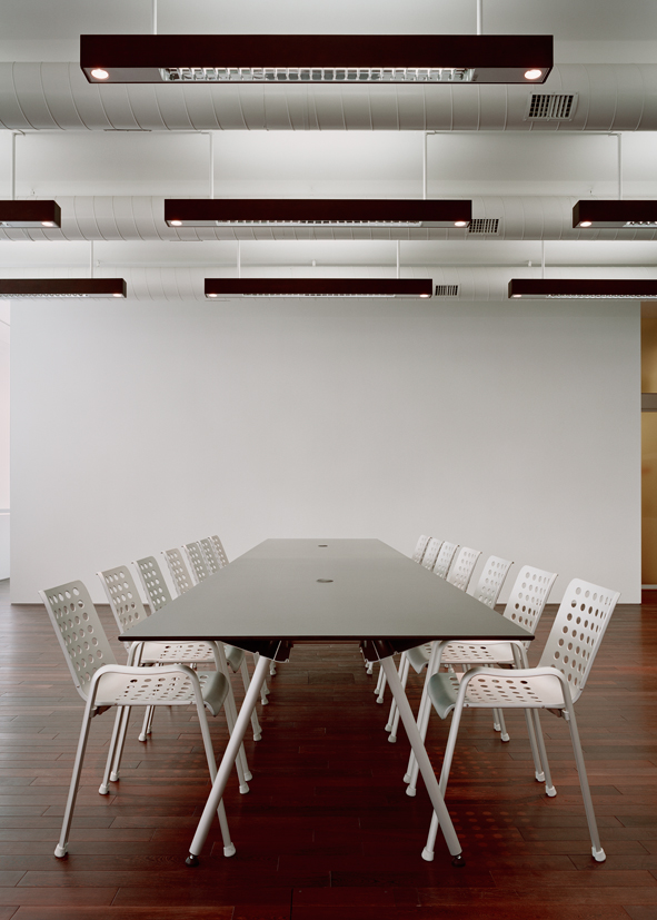 VICTORINOX JAPAN HEAD OFFICE BUILDING by STUDIO KUBOTA ARCHITECTURE ...