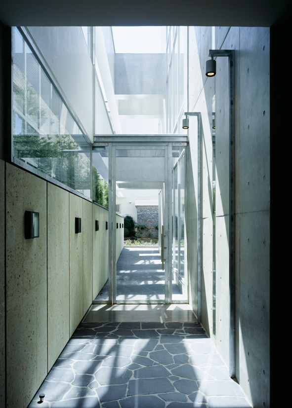 VICTORINOX JAPAN HEAD OFFICE BUILDING by STUDIO KUBOTA ARCHITECTURE ...