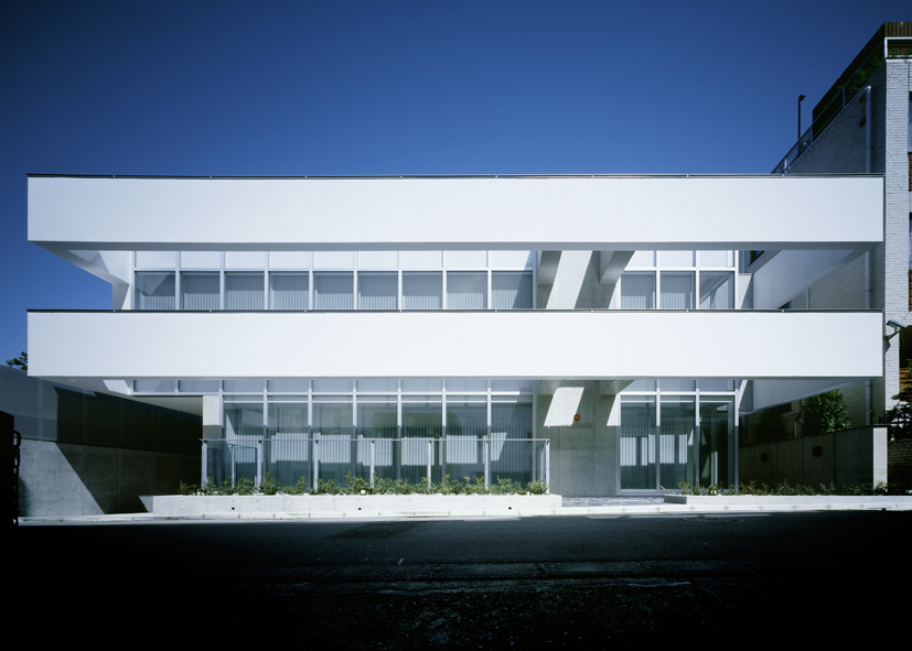 VICTORINOX JAPAN HEAD OFFICE BUILDING by STUDIO KUBOTA ARCHITECTURE ...