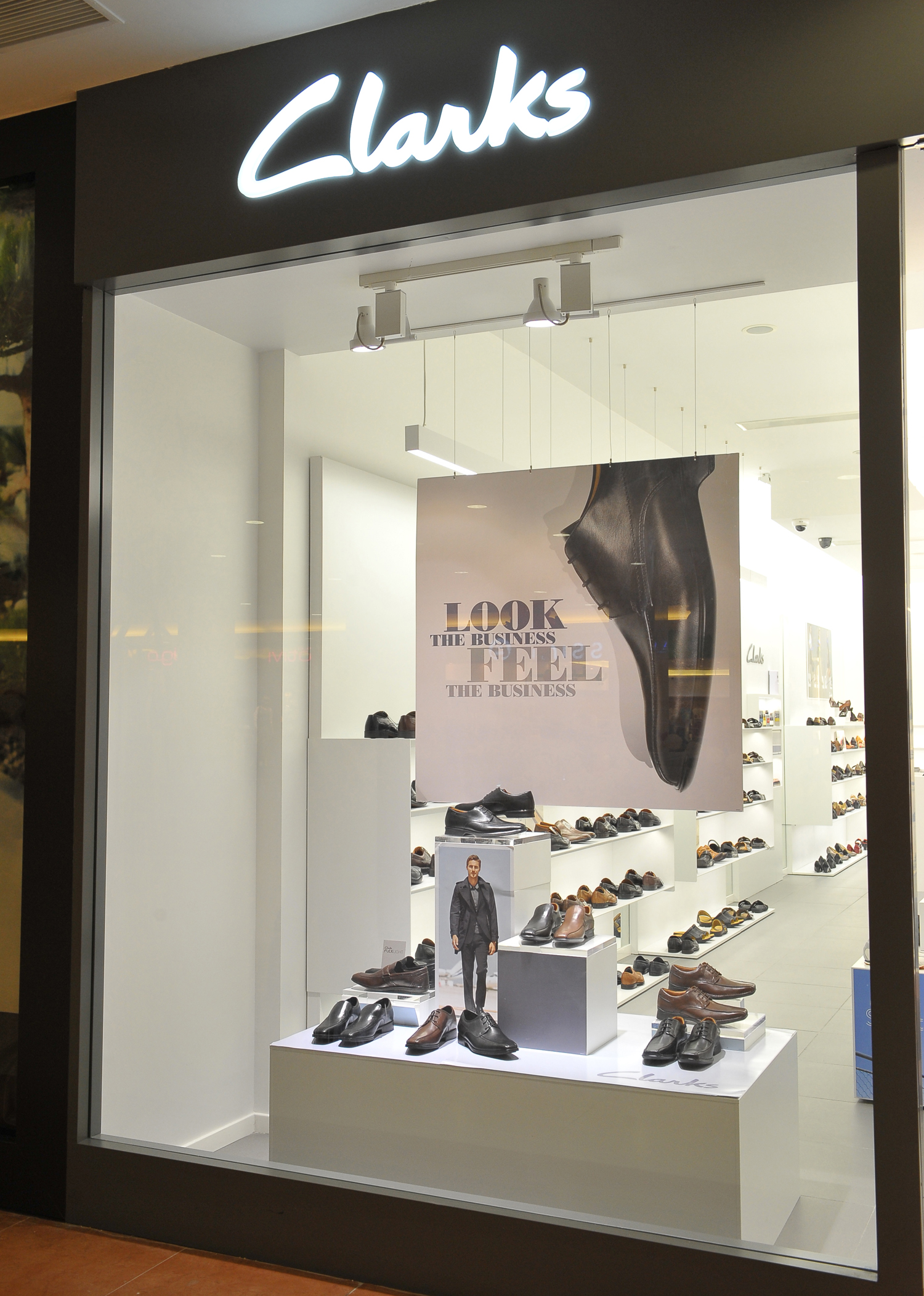 Clarks store by HMlab - Architizer