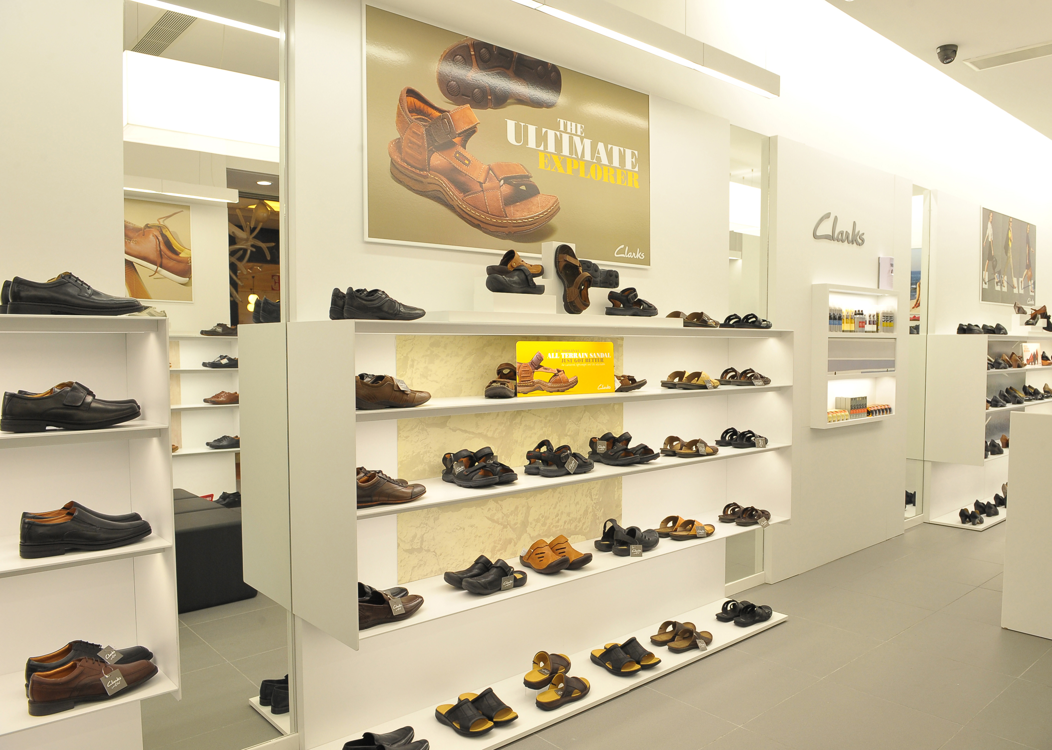Clarks store by HMlab - Architizer