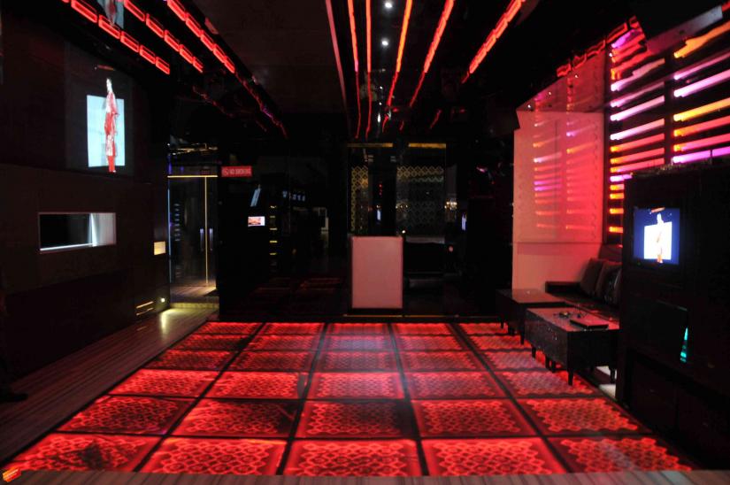 FLO: Lounge, Bar, Private Dining - Architizer