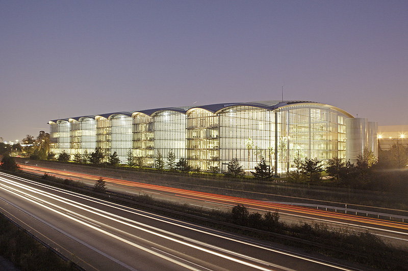 O2 Headquarters by ingenhoven architects - Architizer