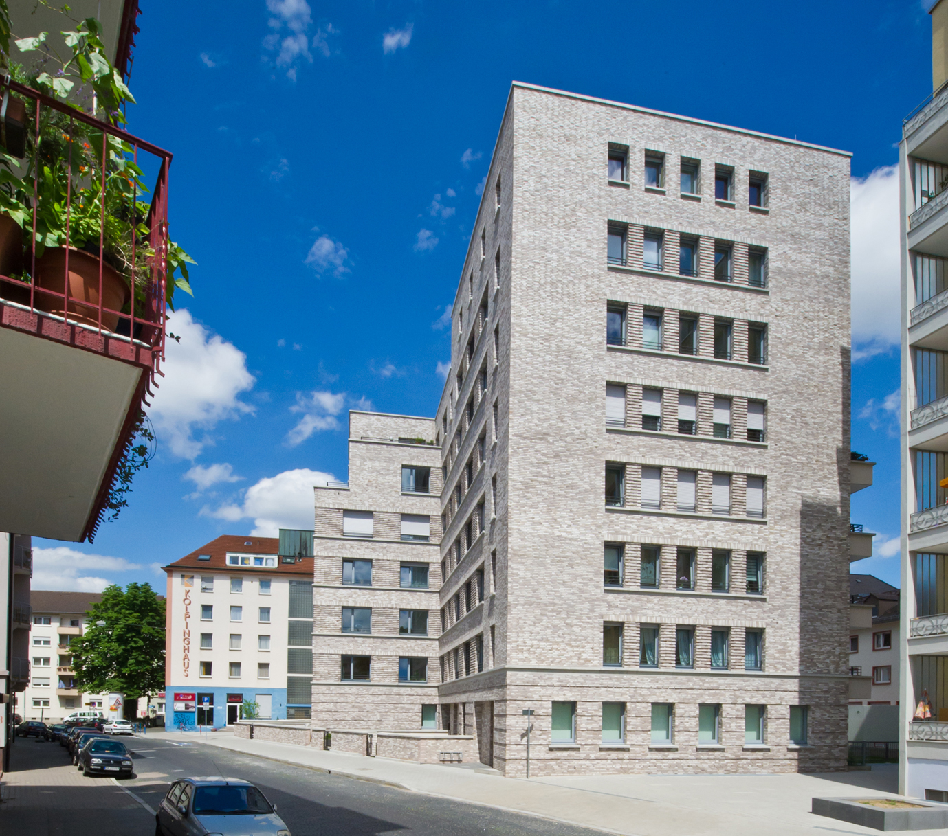 residential and commercial building "R7" by Stefan Forster GmbH ...