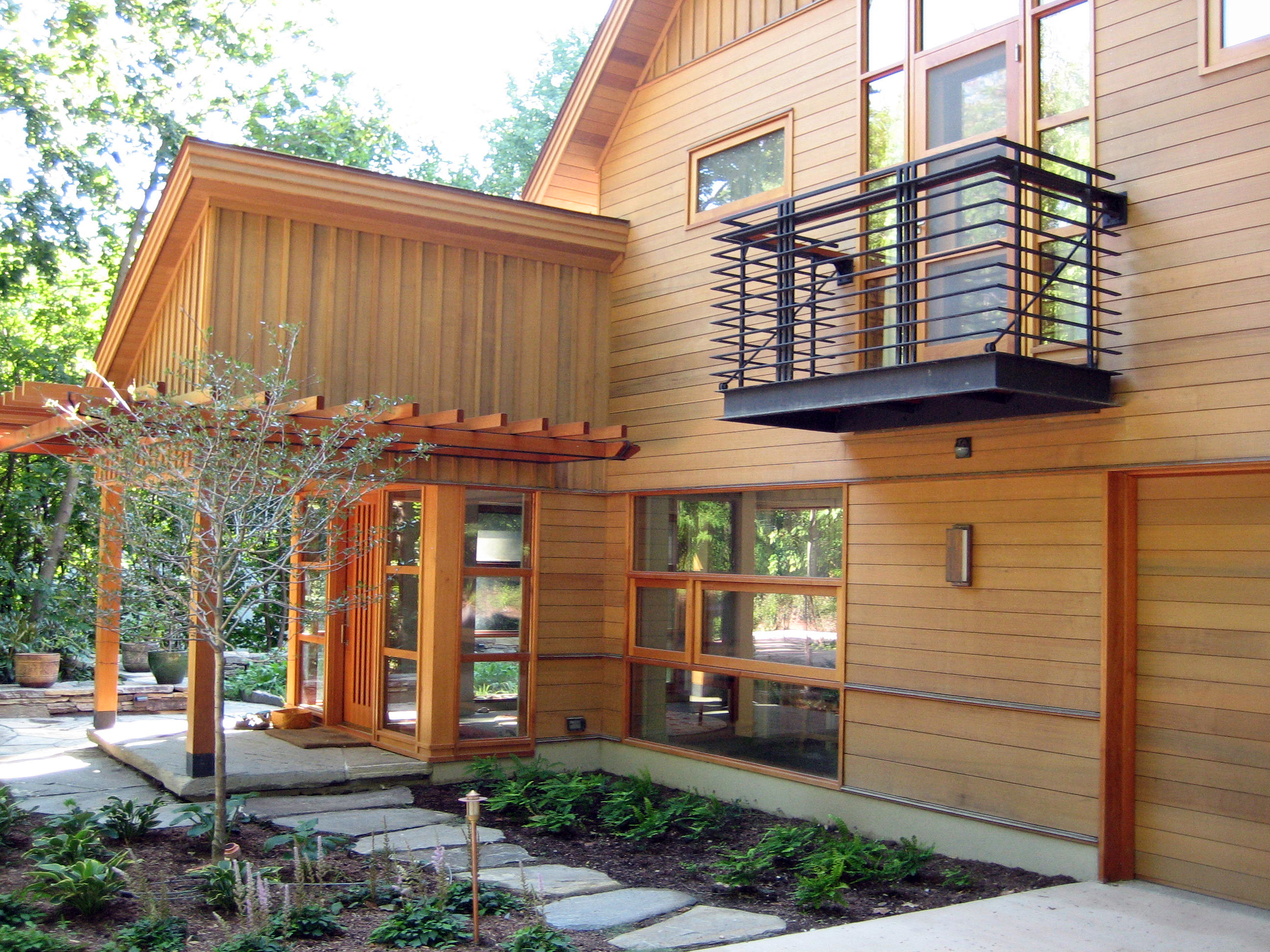 Hill Section Home by Birdseye - Architizer