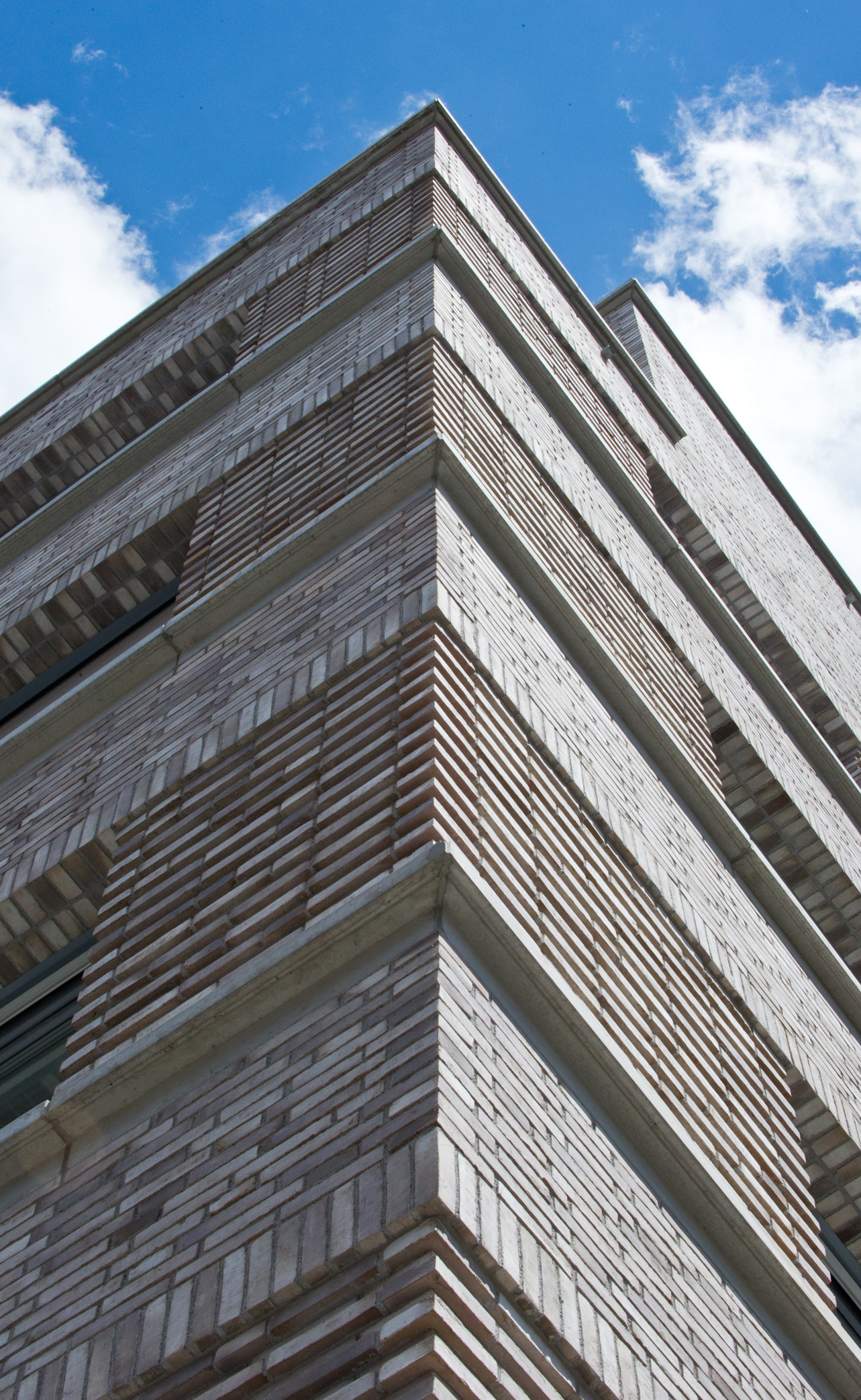 residential and commercial building "R7" by STEFAN FORSTER ARCHITEKTEN ...