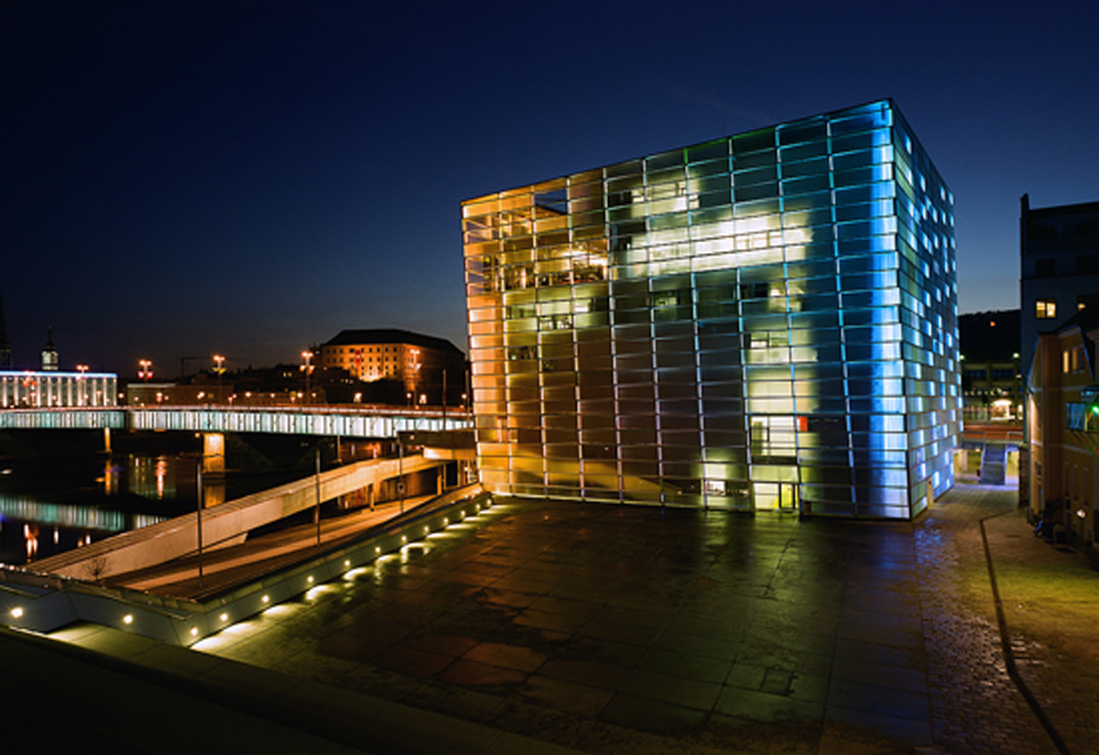 Ars Electronica Center - Architizer