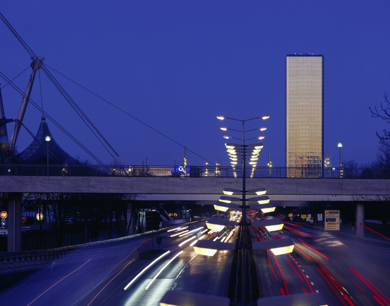 O2 Headquarters by ingenhoven associates - Architizer