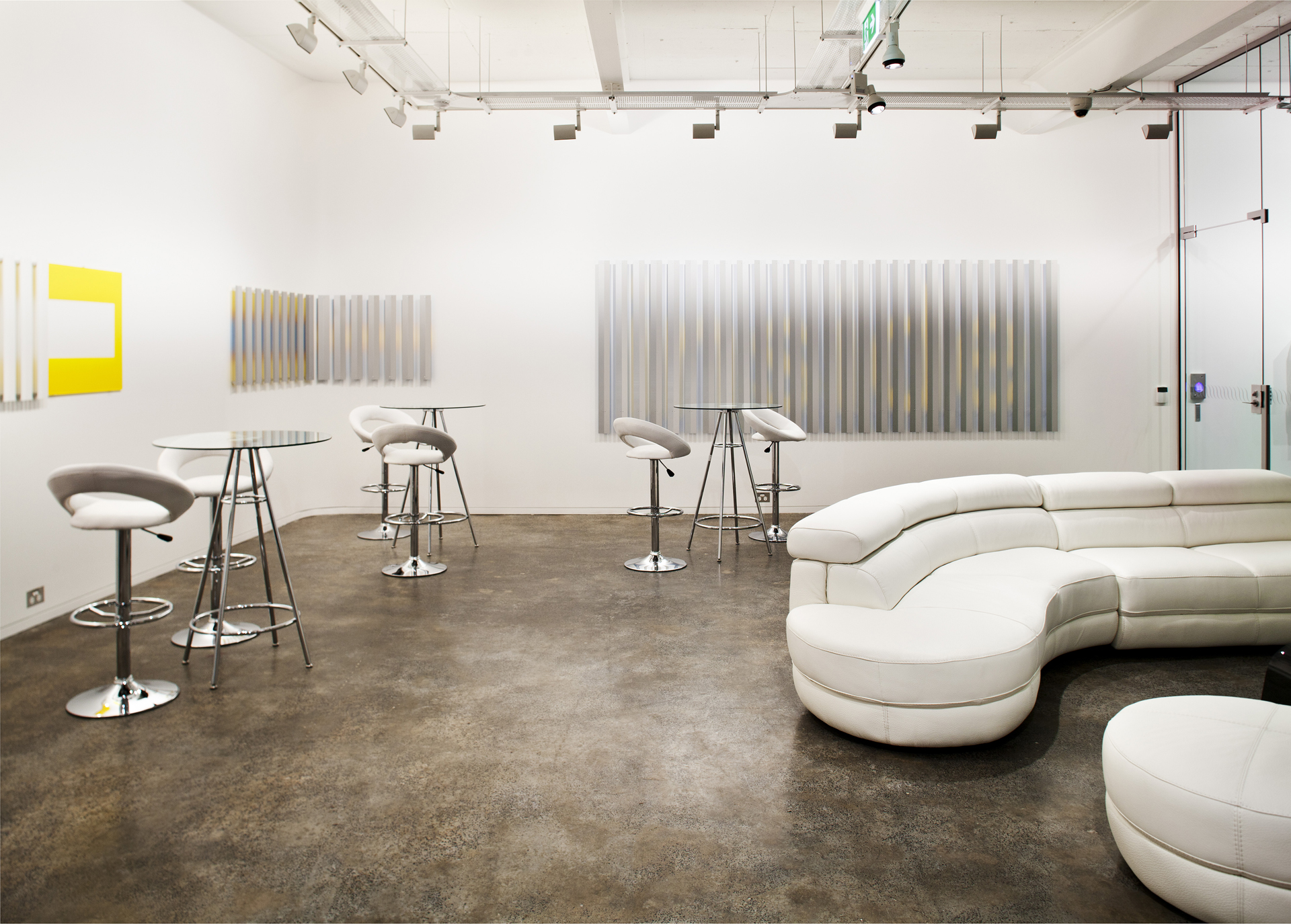 Studio Becker (By Fiona Lochtenberg) Showroom Gallery Offices by Dale ...