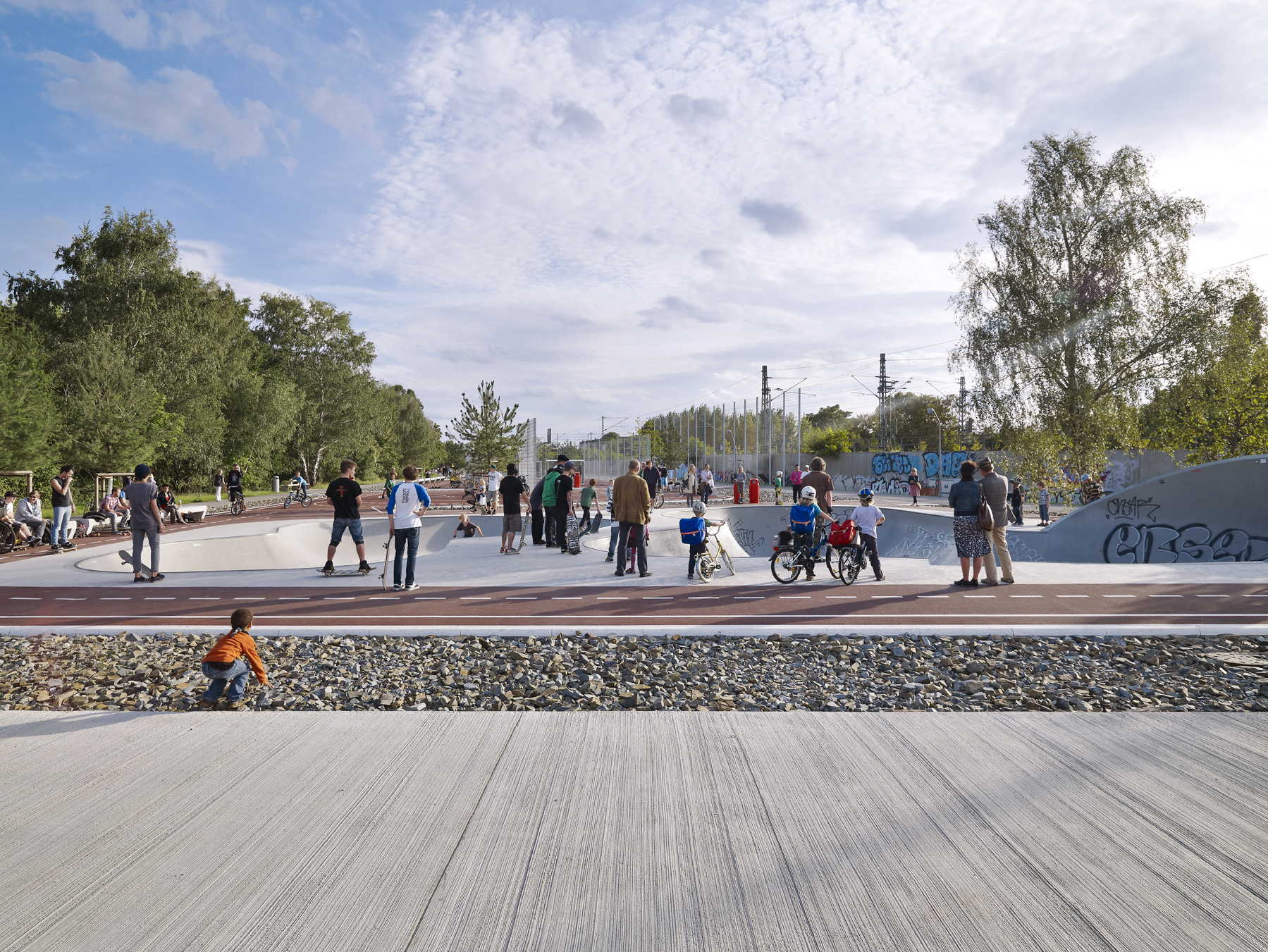 Park am Gleisdreieck Berlin by Atelier Loidl Landscape Architects and ...
