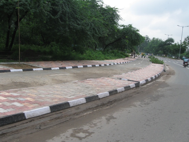 Streetscaping of Delhi Roads by Pradeep Sachdeva Design Associates ...