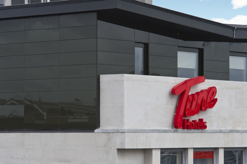 Tune Hotel Westminster - Architizer