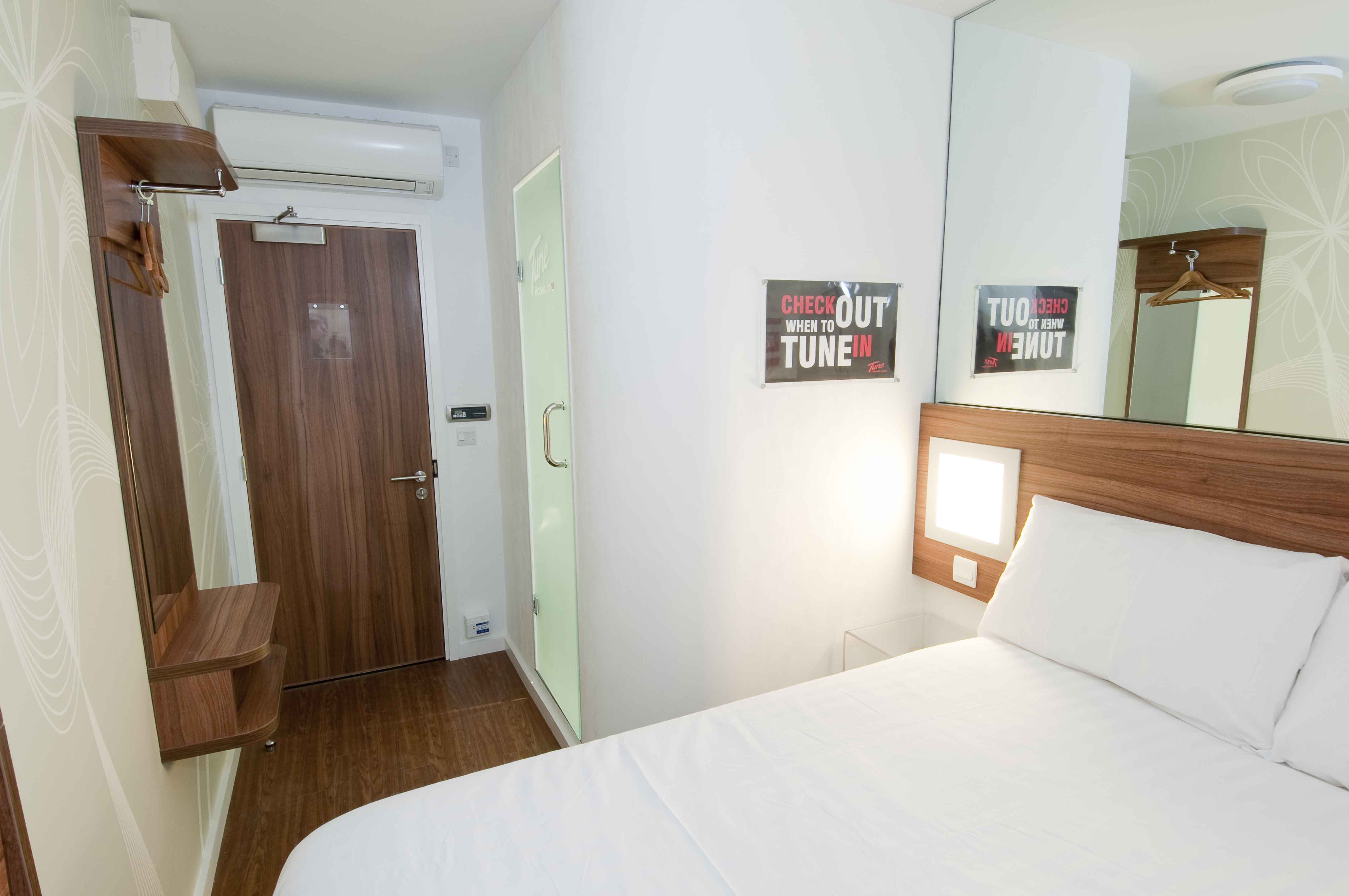 Tune Hotel Westminster - Architizer