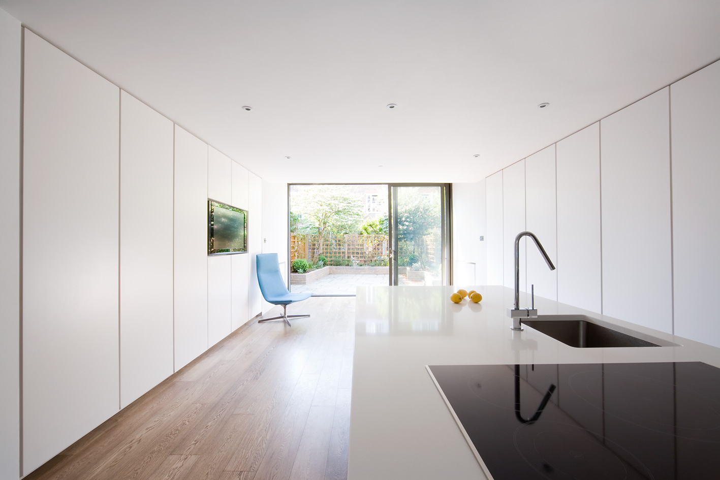 15° Off-White House - Architizer