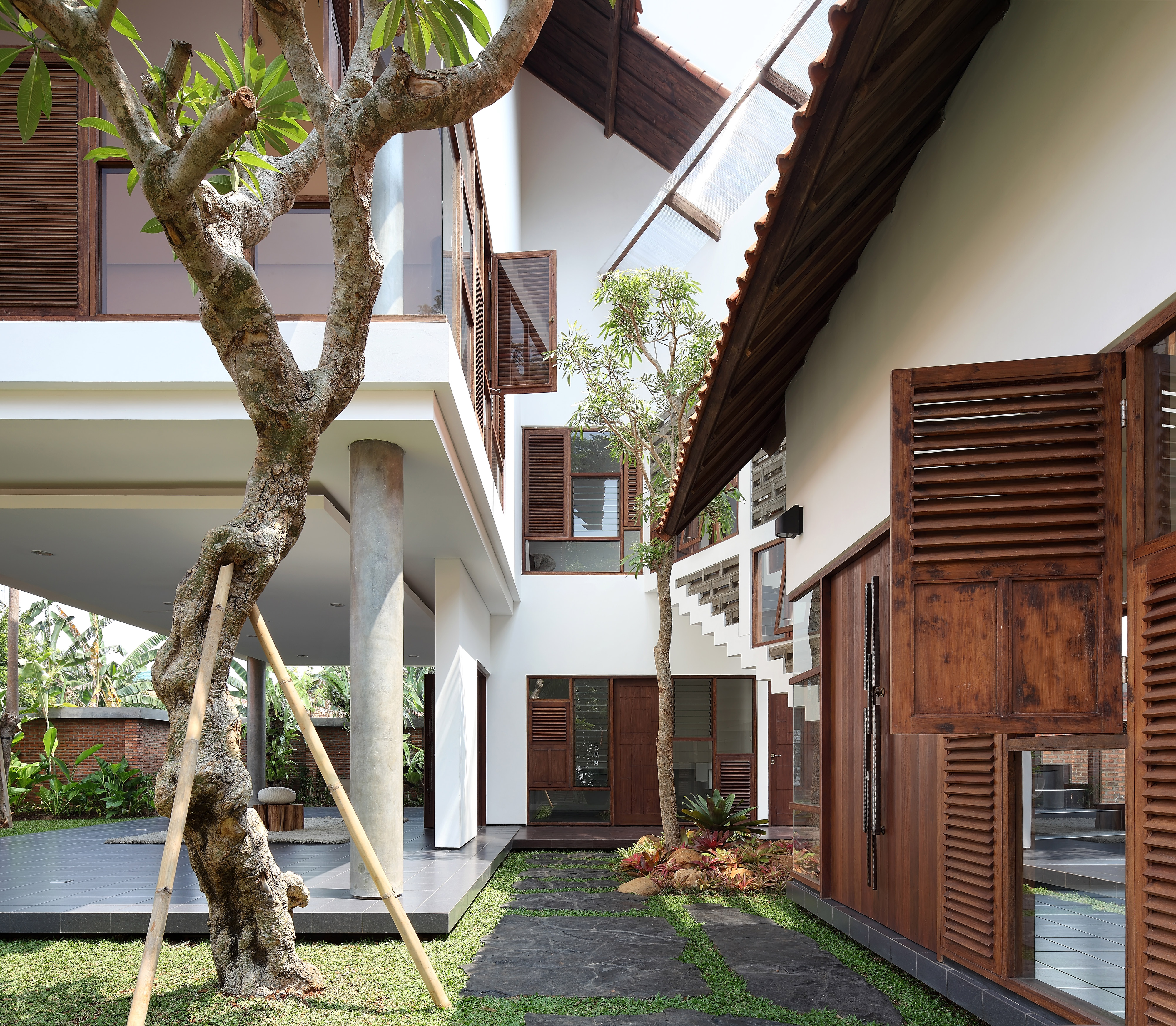 The Distort House by TWS and Partners - Architizer