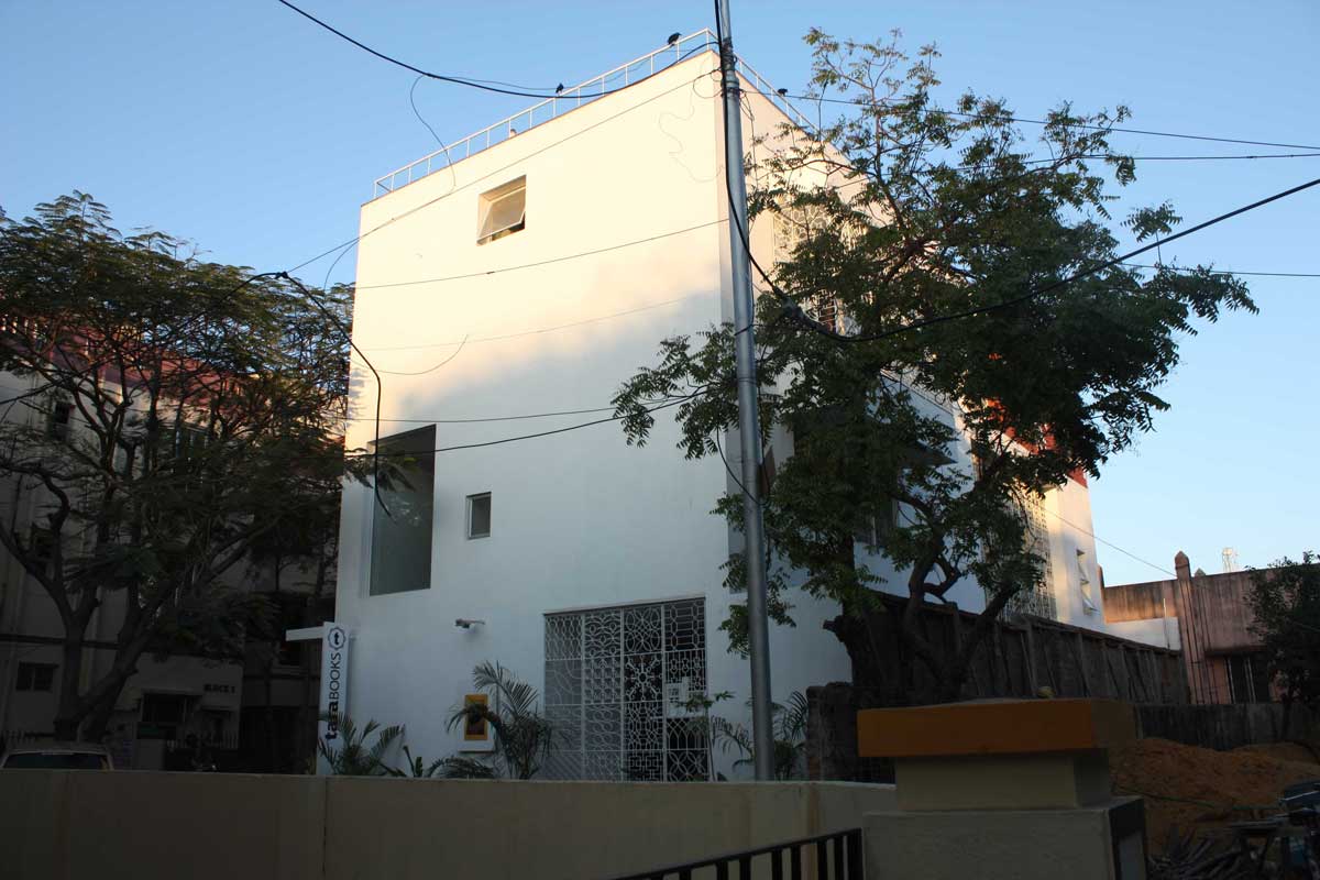 Book Bulding by MOAD - Architizer