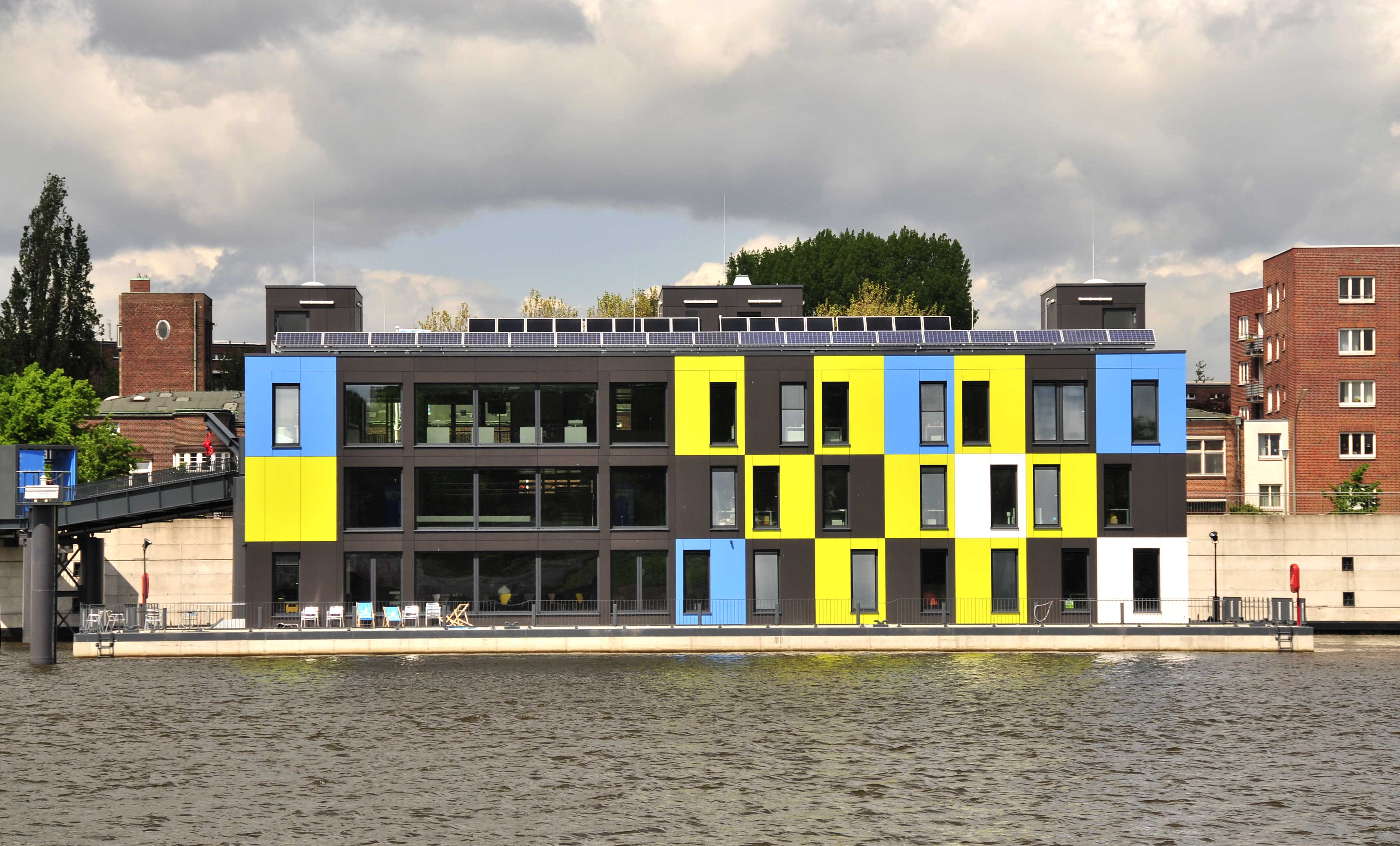 IBA DOCK - Floating exhibition and office building by Slawik ...
