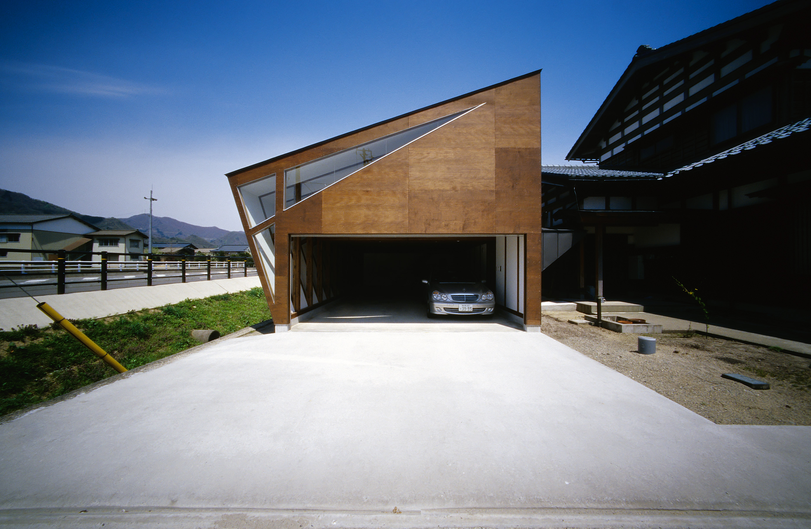 Scissors Truss Garage by SATOH Hirotaka Architects - Architizer