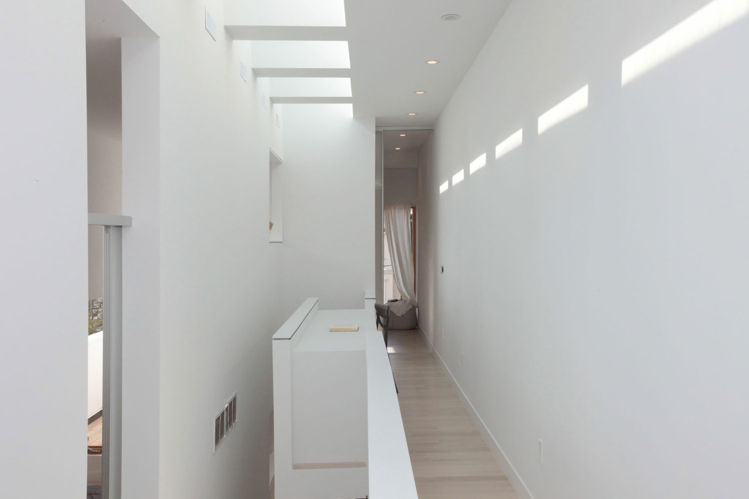 The Offset House by Ja Architecture Studio Inc, Arta Design and Build ...