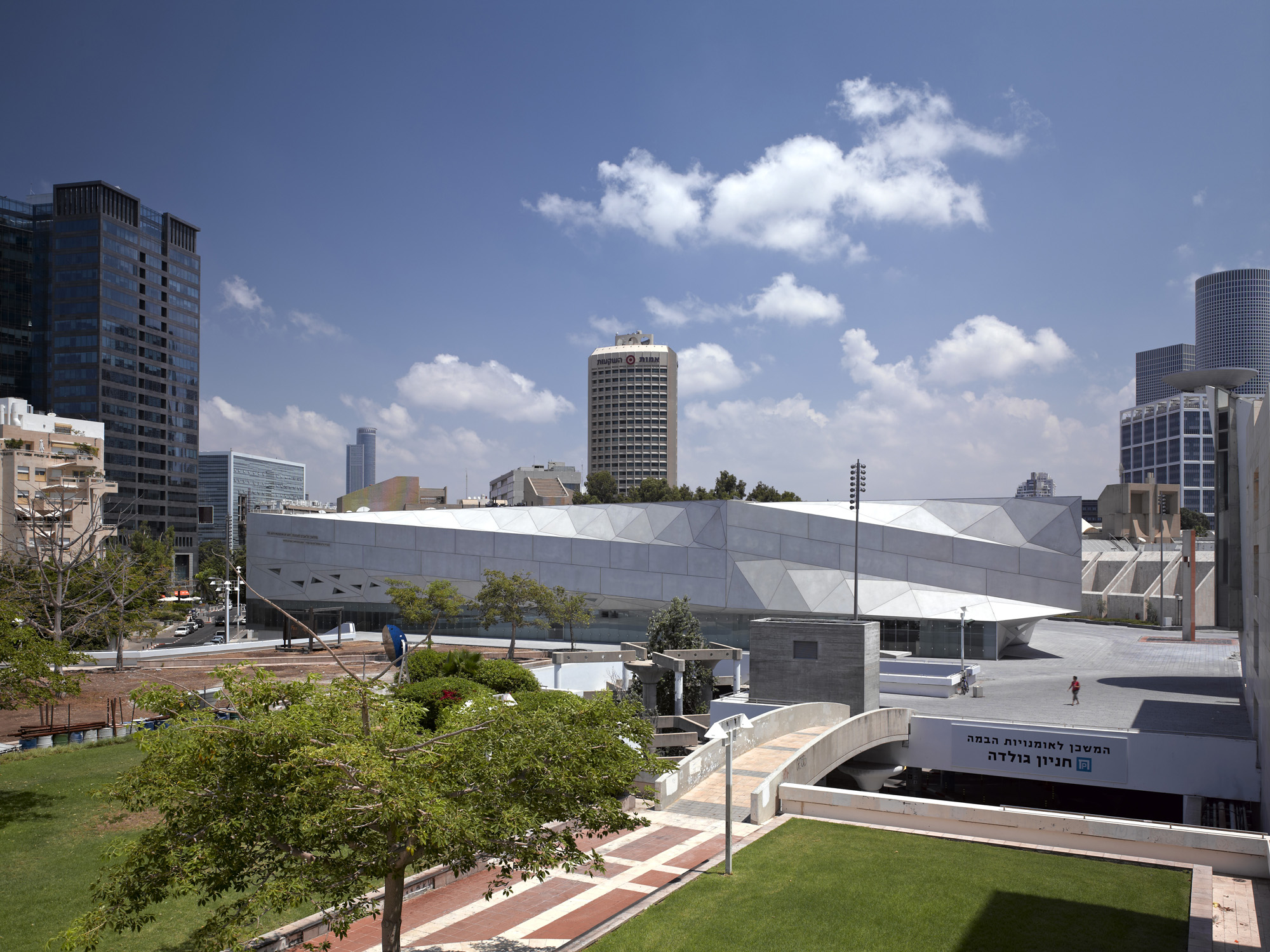Herta and Paul Amir Building, Tel Aviv Museum of Art by Tel Aviv Museum ...