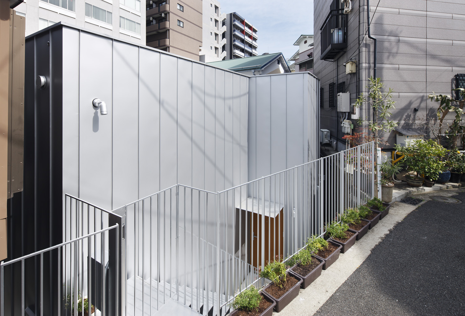 Daylight House by Takeshi Hosaka architects - Architizer