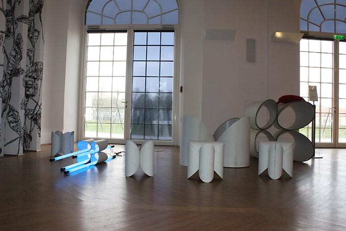 design table - lamp - Architizer