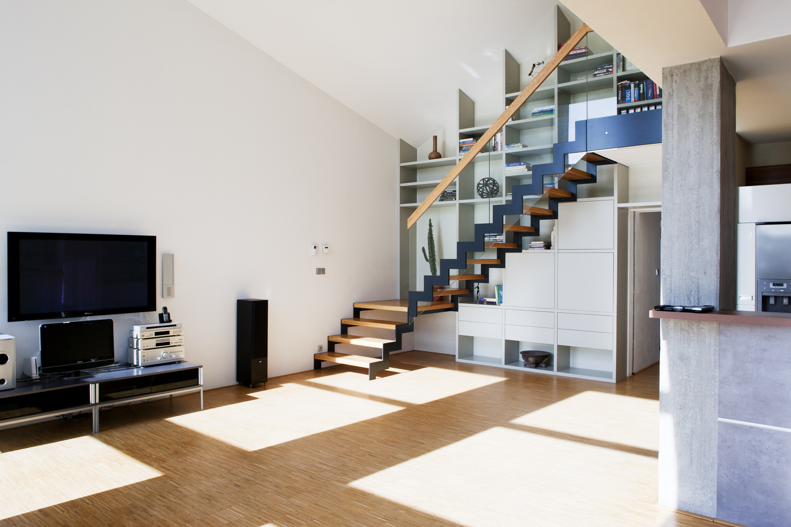 Family house on a narrow plot - Architizer