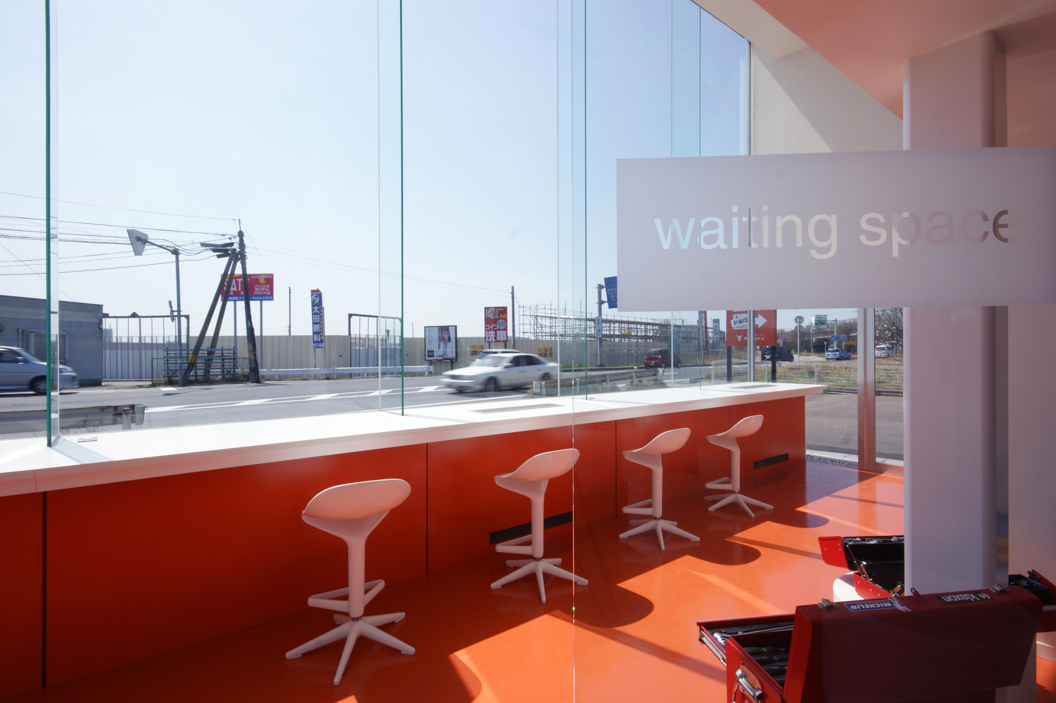 Mederu – Auto Repair Shop by Daigo Ishii + Future-scape Architects ...